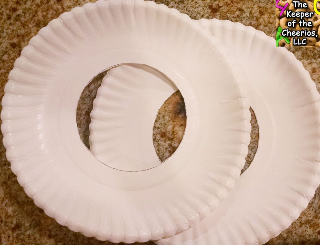 HALLOWEEN PAPER PLATE PHOTO FRAME - The Keeper of the Cheerios