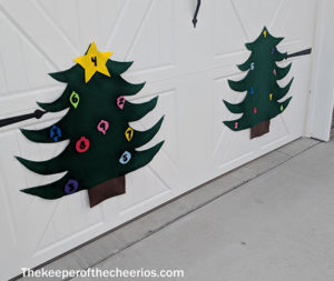 Christmas Tree Number and Color Sorting Race - The Keeper of the Cheerios