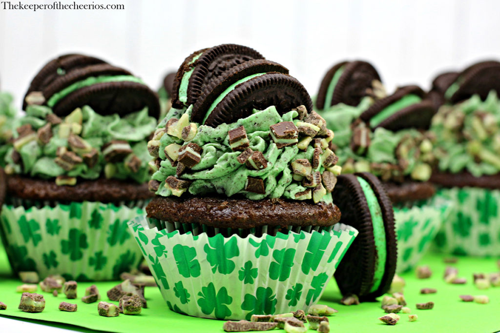 St Patrick's Day Cupcakes - The Keeper of the Cheerios