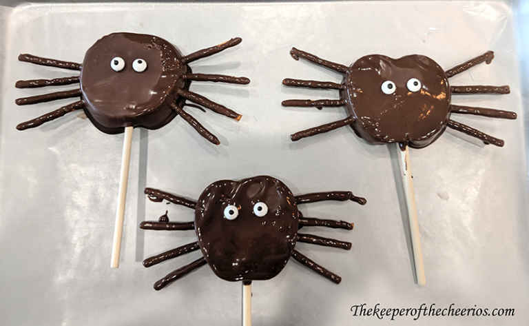 Spider Apple Slices - The Keeper of the Cheerios