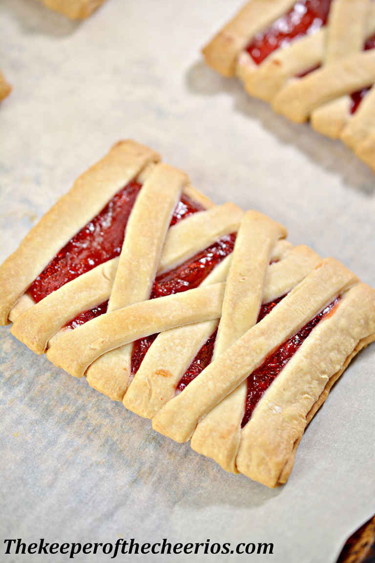 Mummy Fruit Pastries - The Keeper of the Cheerios