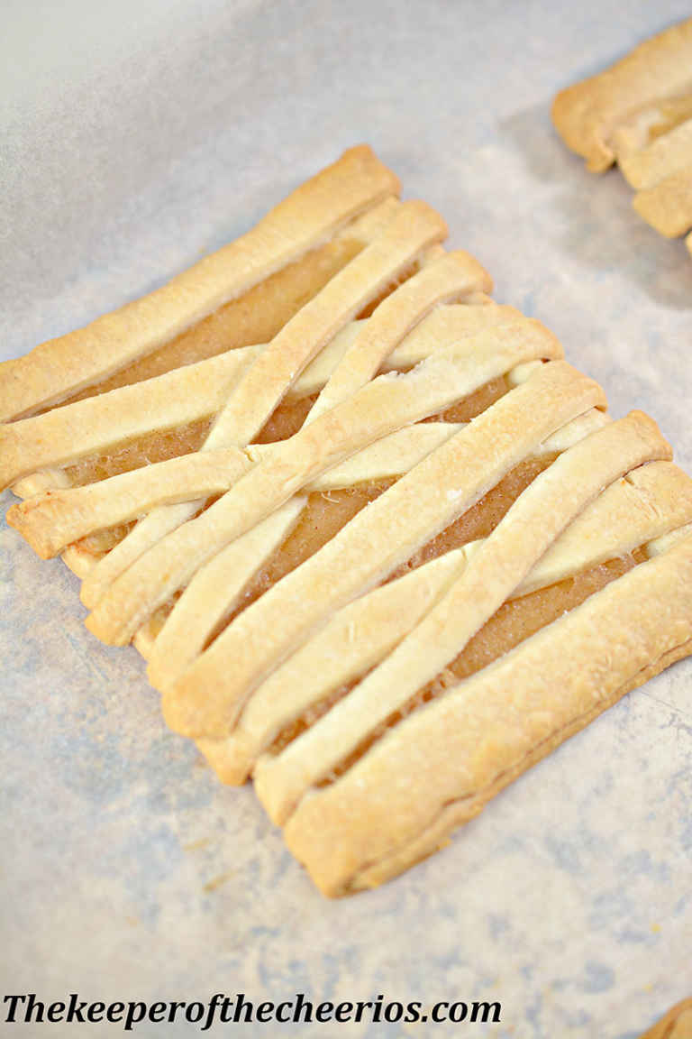 Mummy Fruit Pastries - The Keeper of the Cheerios