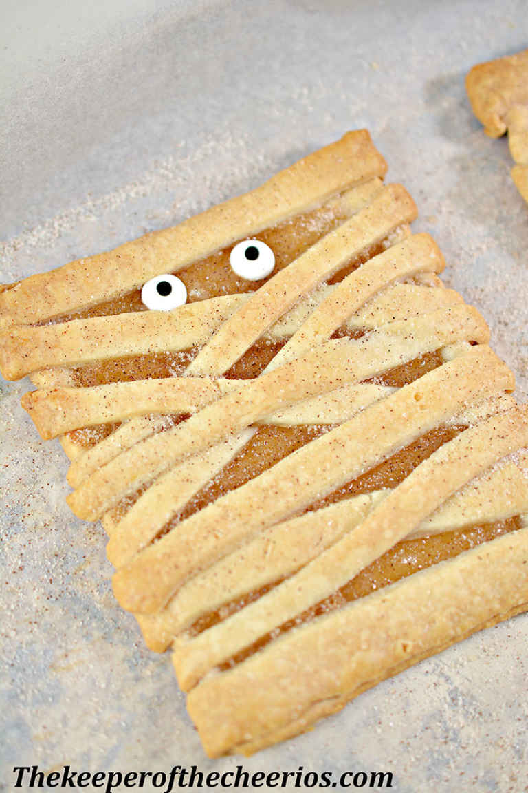 Mummy Fruit Pastries - The Keeper of the Cheerios