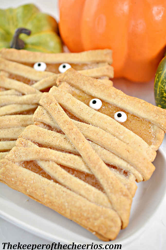 Mummy Fruit Pastries - The Keeper of the Cheerios