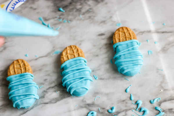 Baby Jesus Cupcakes - The Keeper of the Cheerios