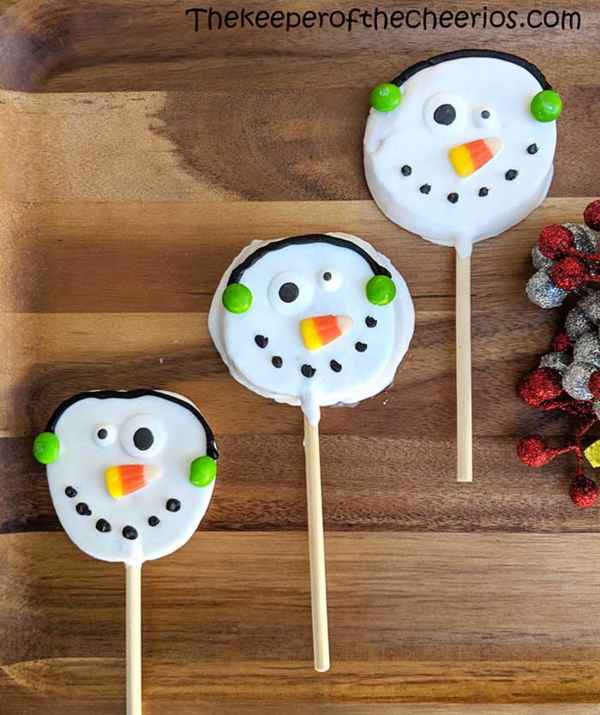 Snowmen Apple Slices - The Keeper of the Cheerios