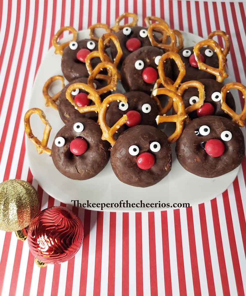 Chocolate Donut Reindeer - The Keeper of the Cheerios