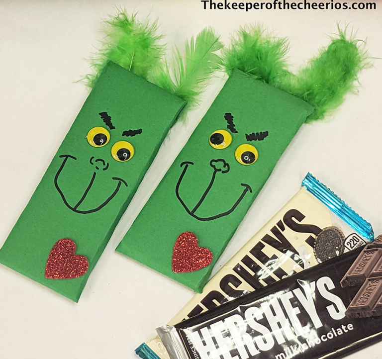 Grinch Candy Bars - The Keeper of the Cheerios